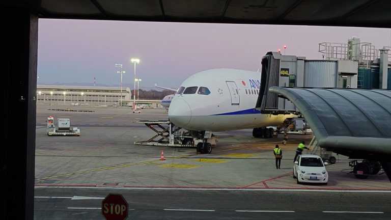 【NH207 HND-MXP】ANA直行便で羽田からミラノヘ【2025年1月】 - 空旅 SoraTabi.org